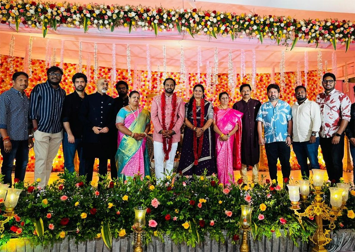 రామజోగయ్య శాస్త్రి కొడుకు రిసెప్షన్‌కు హాజరైన ప్రముఖులు (ఫొటోలు) | Ramajogayya Sastry Son ...